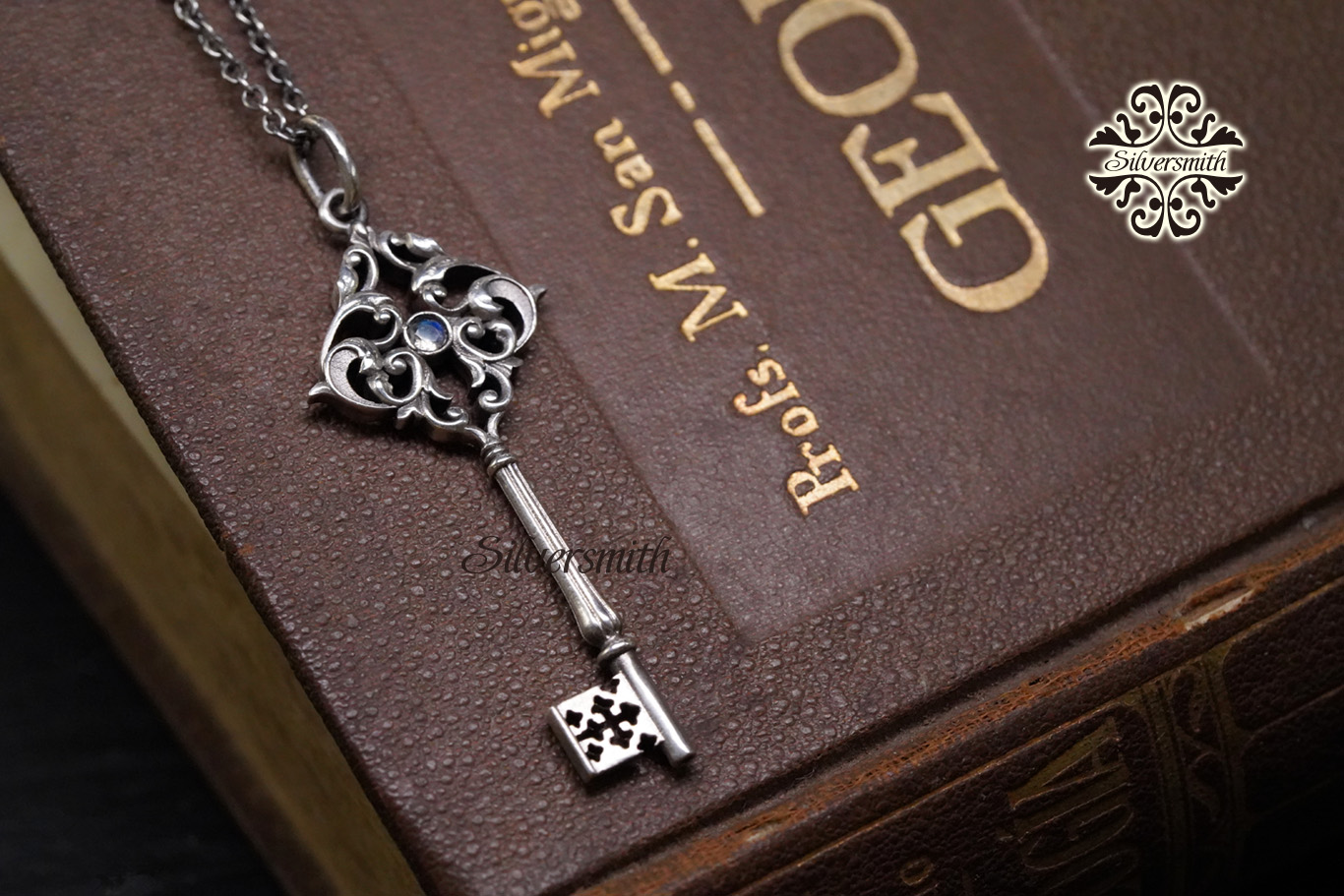 The Lost Key Pendant (L)